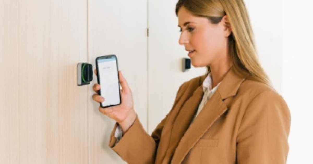 Assa Abloy's battery-powered Aperio KL100 secures lockers • GIT ...