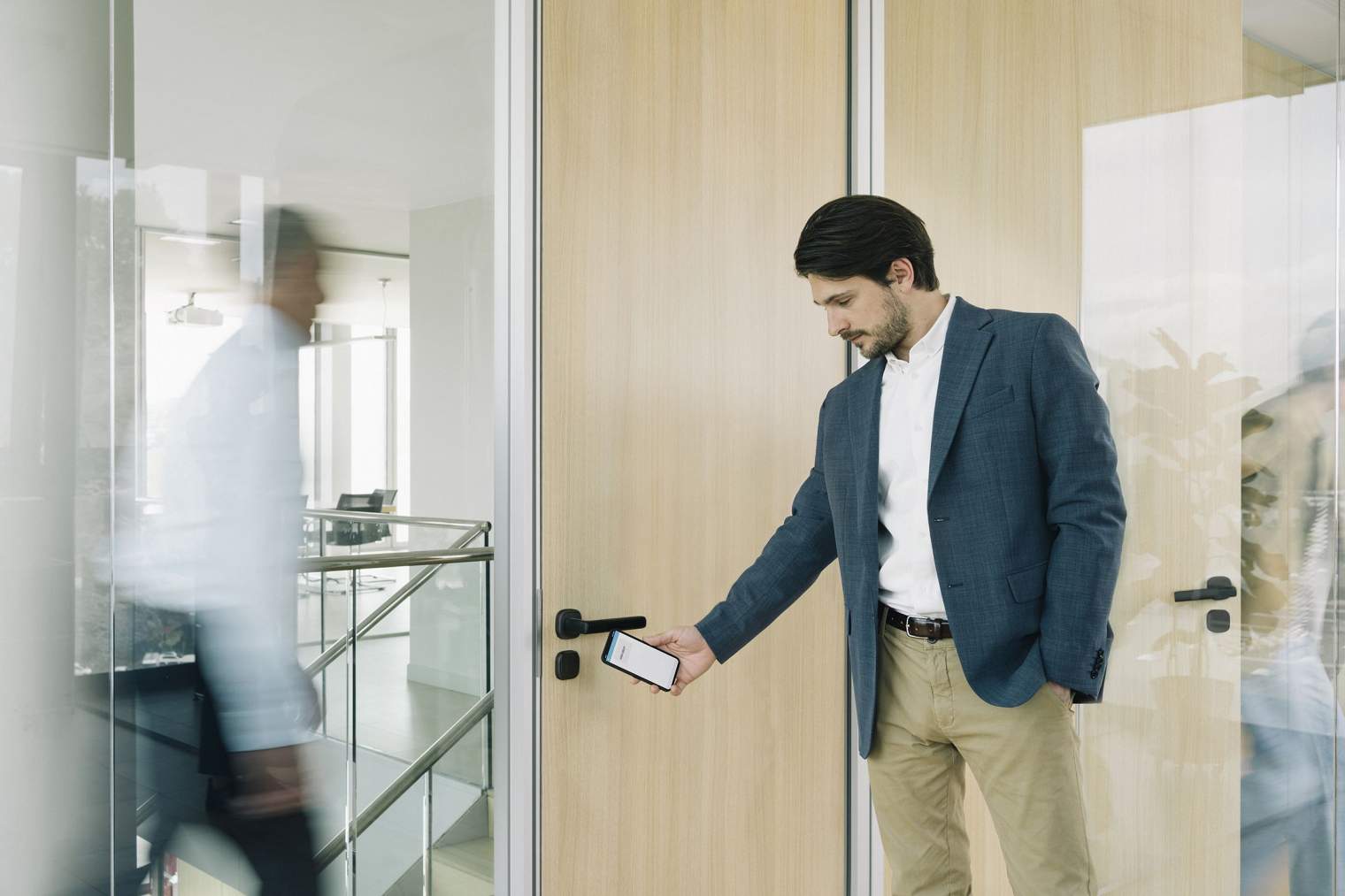 Assa Abloy: Elegante digitale Zutrittskontrolle in neuem Design • GIT ...